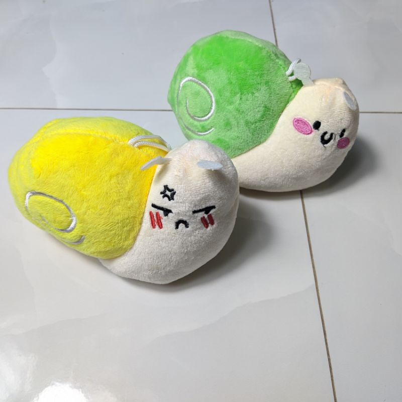 Emotion snail teddy bear (in middle) | Shopee Philippines