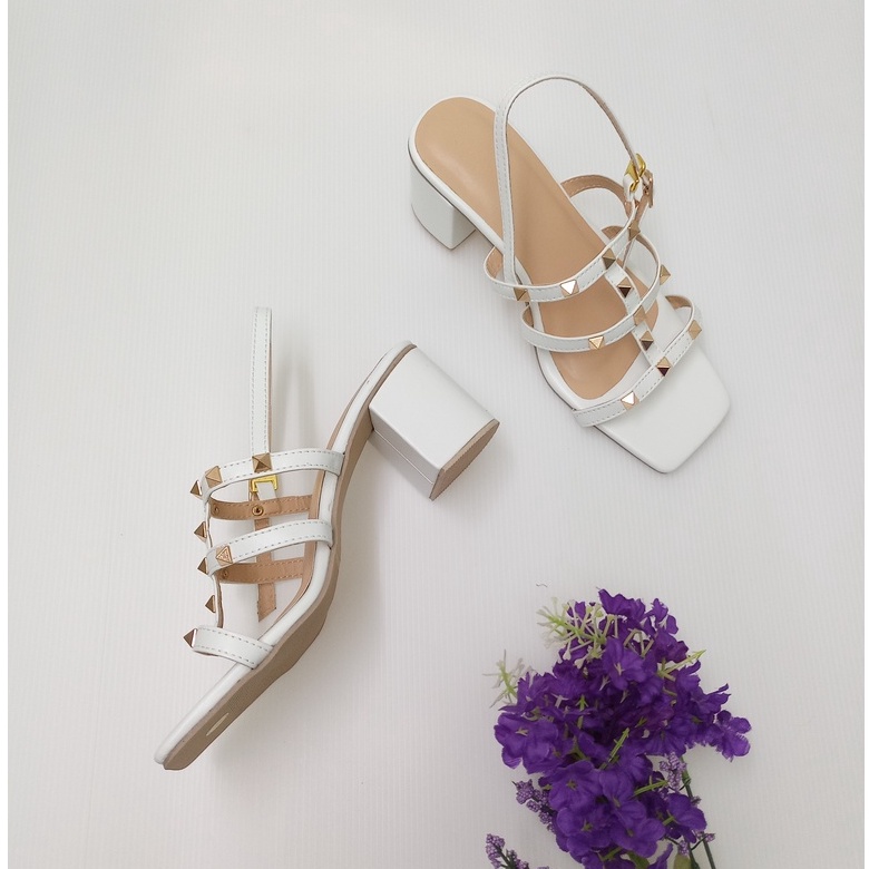 Azalea Angelina in White - 2.5 inches block heels sandals | Shopee ...