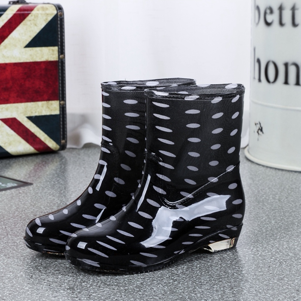 NEW DESIGN RAIN BOOTS UNISEX DESIGN GOOD QUALITY(19.5cm) | Shopee ...