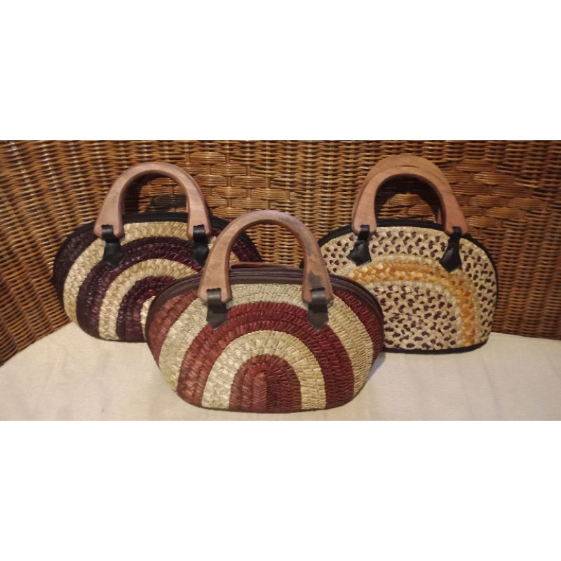 Native Hand Bag made of Pandan with wooden handle - Elegant Bag ...