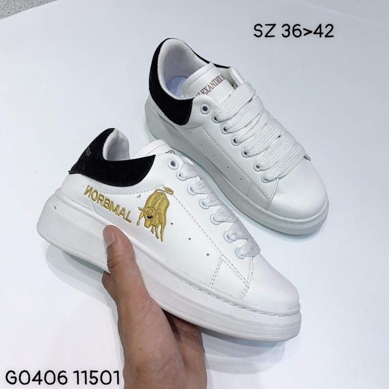 Fashionable Super hot Black Heels Embroidered Yellow Horse mcqeen Shoes ...