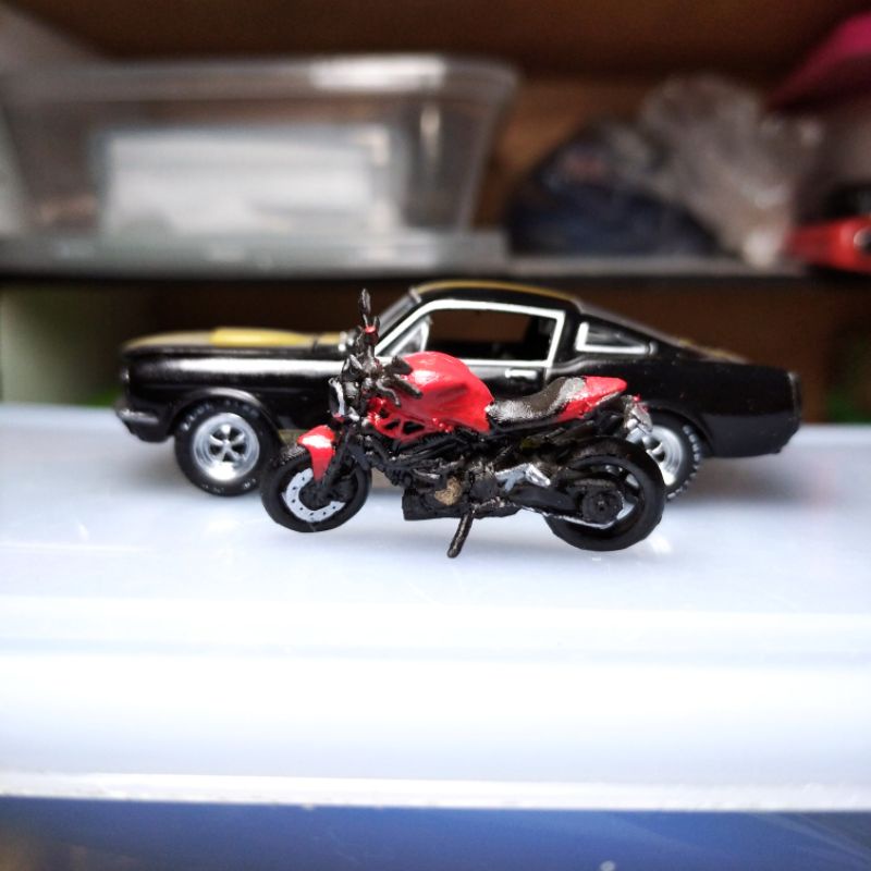 1/64 ducati monster Motorcycle figure For diecast 1:64 Scale diorama ...