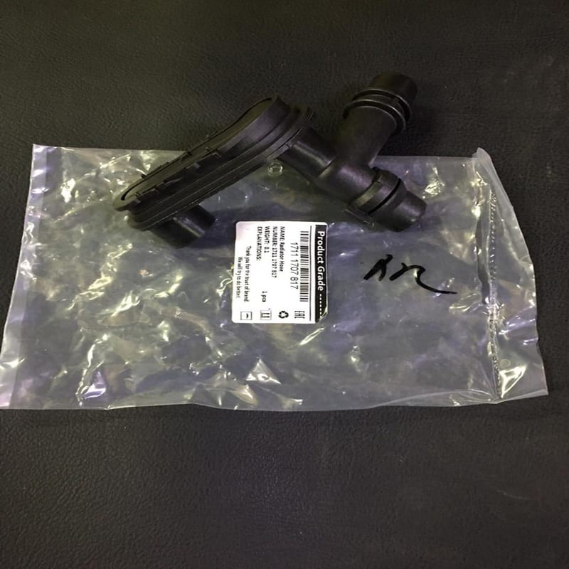 Water connector pipe on bmw e46 radiator tube bracket | Shopee Philippines