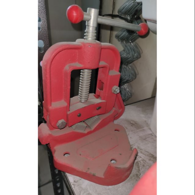 Galvanized Iron Bench Pipe Vise (Gato) No. 2 - 2 To 3 inches Or No.3 ...