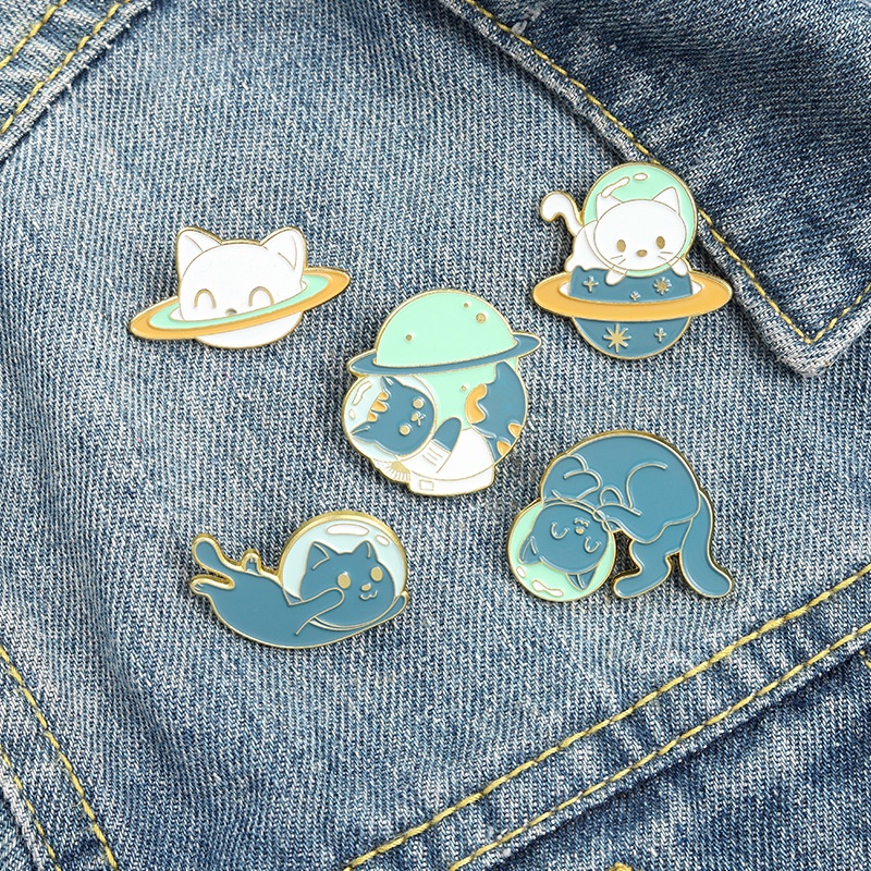 Cartoon Lovely Cat Brooch Pins Funny Cat Animal Brooch Metal Badges ...