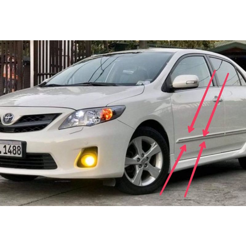 Toyota Altis 2008 - 2013 door lining with Chrome protector weather door ...