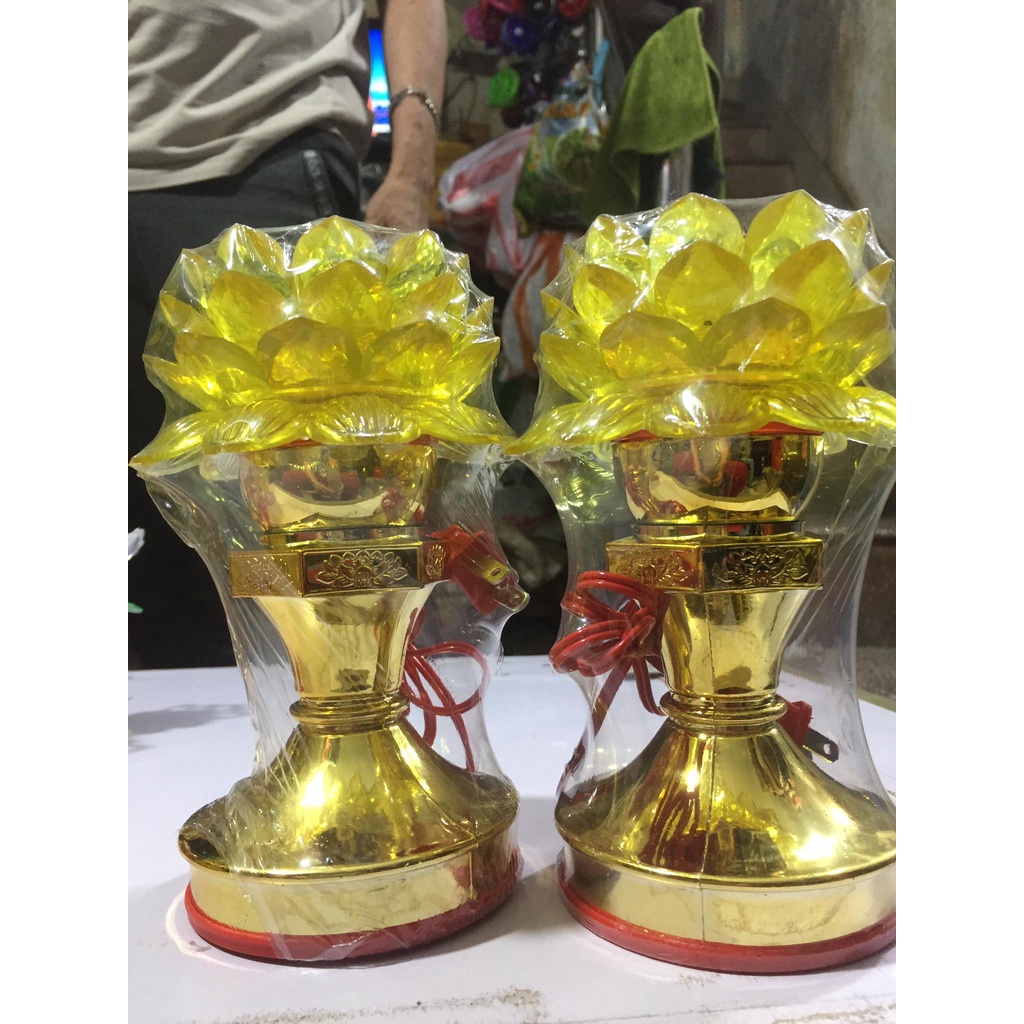 Set of 2 color-changing yellow lotus lamps, worship lamps | Shopee ...