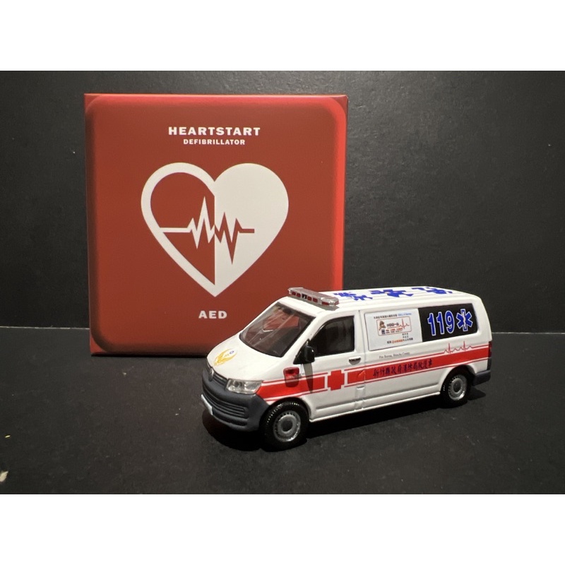 Tiny AED Heartstart Volkswagen T6 Ambulance ( Taiwan Exclusive ) b144 ...