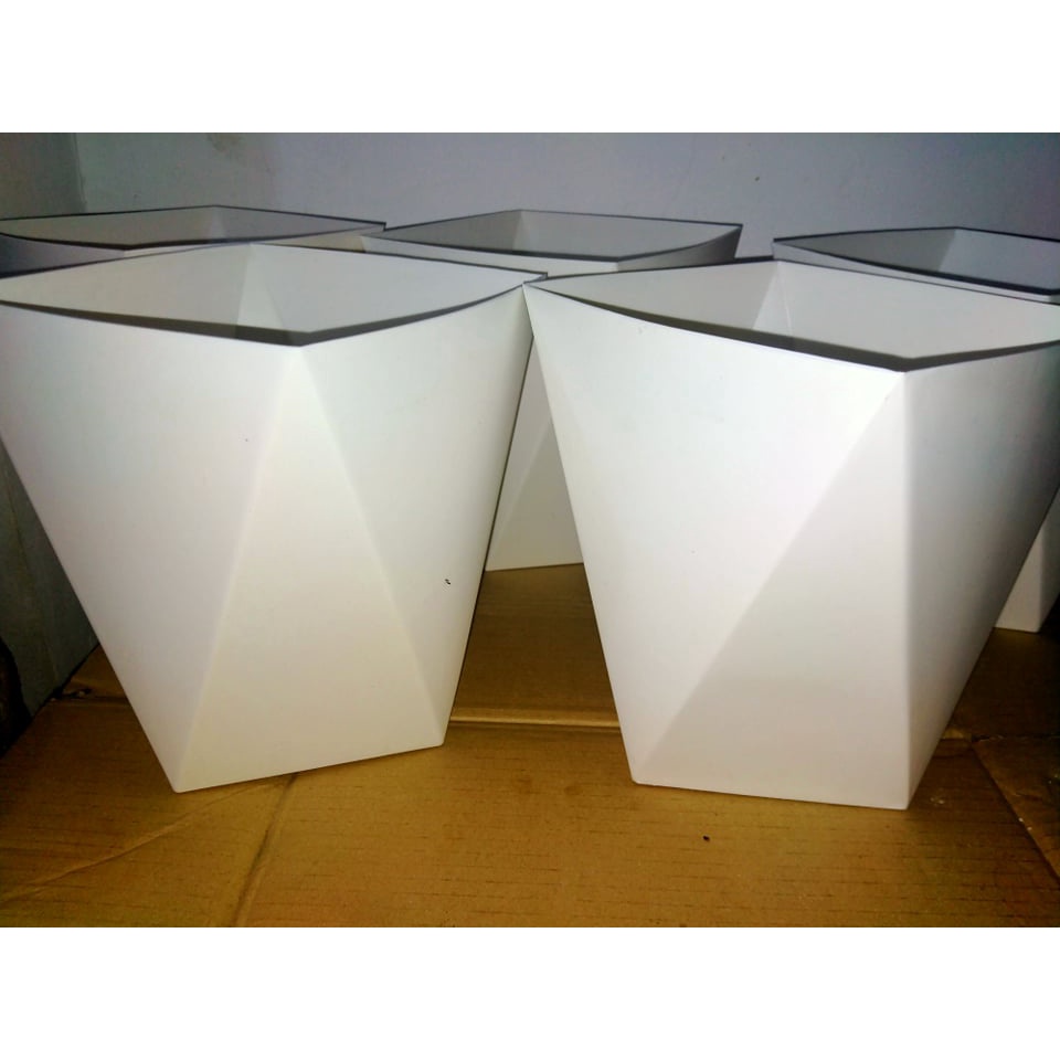 5PCS abstract design pots for plants (7x8 inches) - 55 pesos each ...