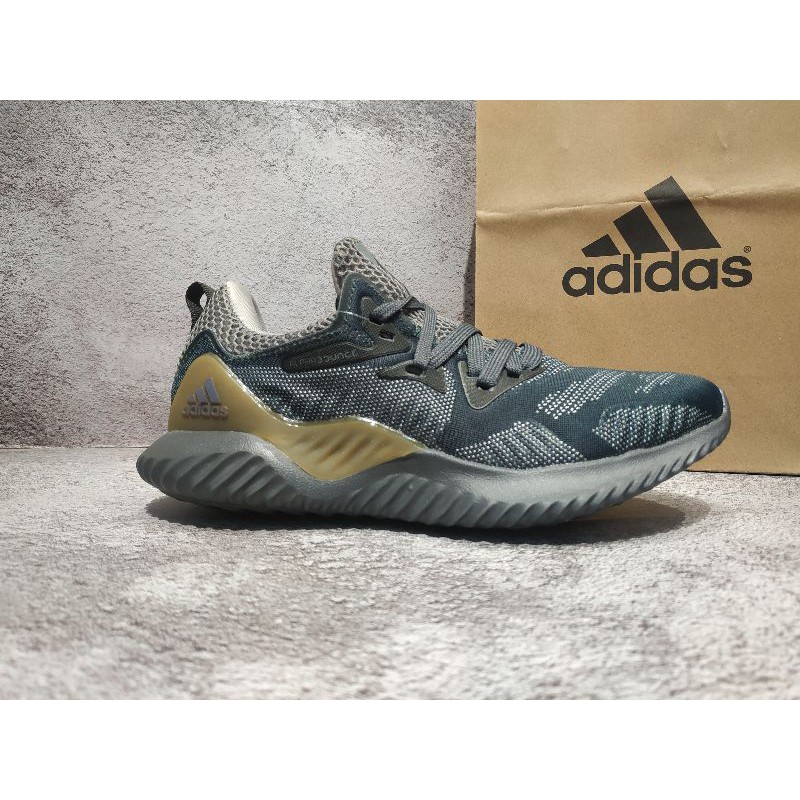 Alphabounce men's and women's sneakers (Promise that the product is ...