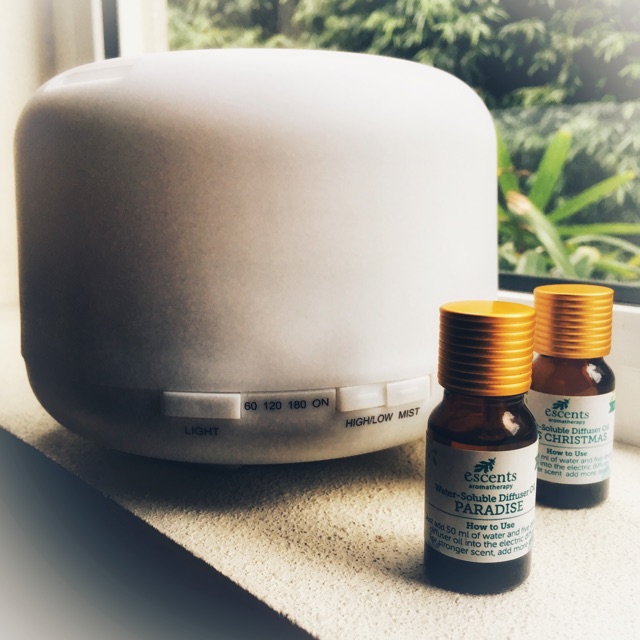 Escents Electric Diffuser Package (has two diffuser oils) | Shopee ...