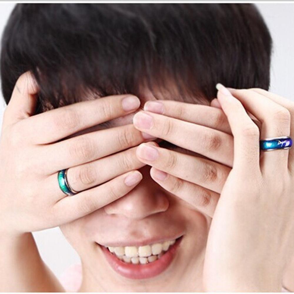 Ring changes color according to emotions and temperature - very cheap ...
