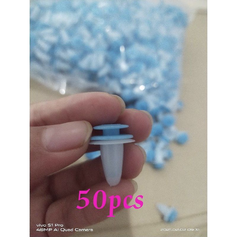 PUTIH Universal blue and white harboot door trim clip buttons, 50 pcs ...