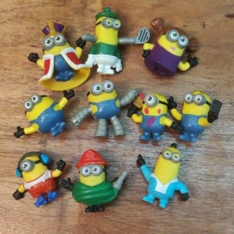 McDonald minion oversea version and king bob | Shopee Philippines