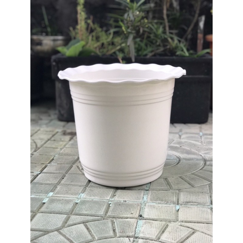 Plastic Wavy Pot (10x9 inch - Off White) / BB pot-300 | Shopee Philippines