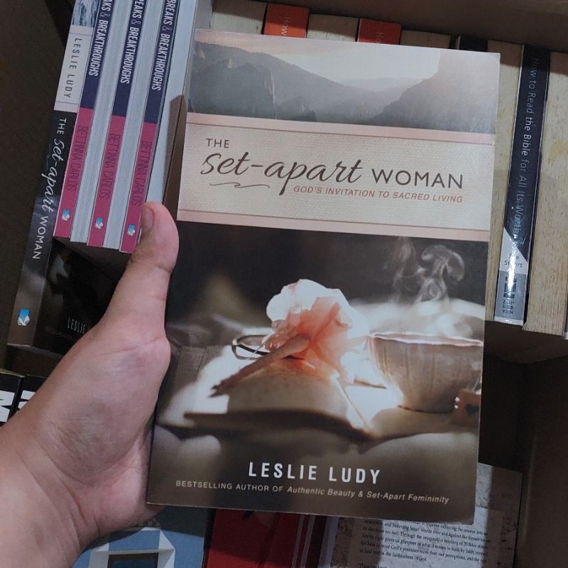 The Set-Apart Woman (UKAY BOOKAY) | Shopee Philippines