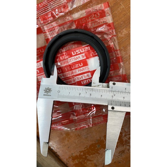 Isuzu Genuine Parts Front Crankshaft Oil Seal with Felt AH2847S (see ...