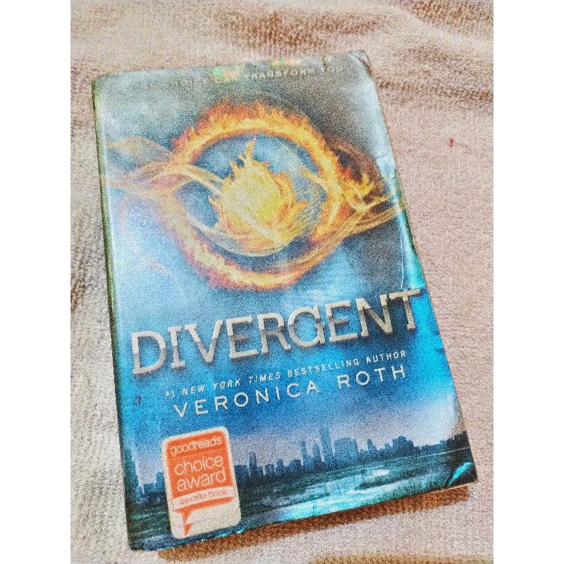 Divergent by Veronica Roth Book | Shopee Philippines