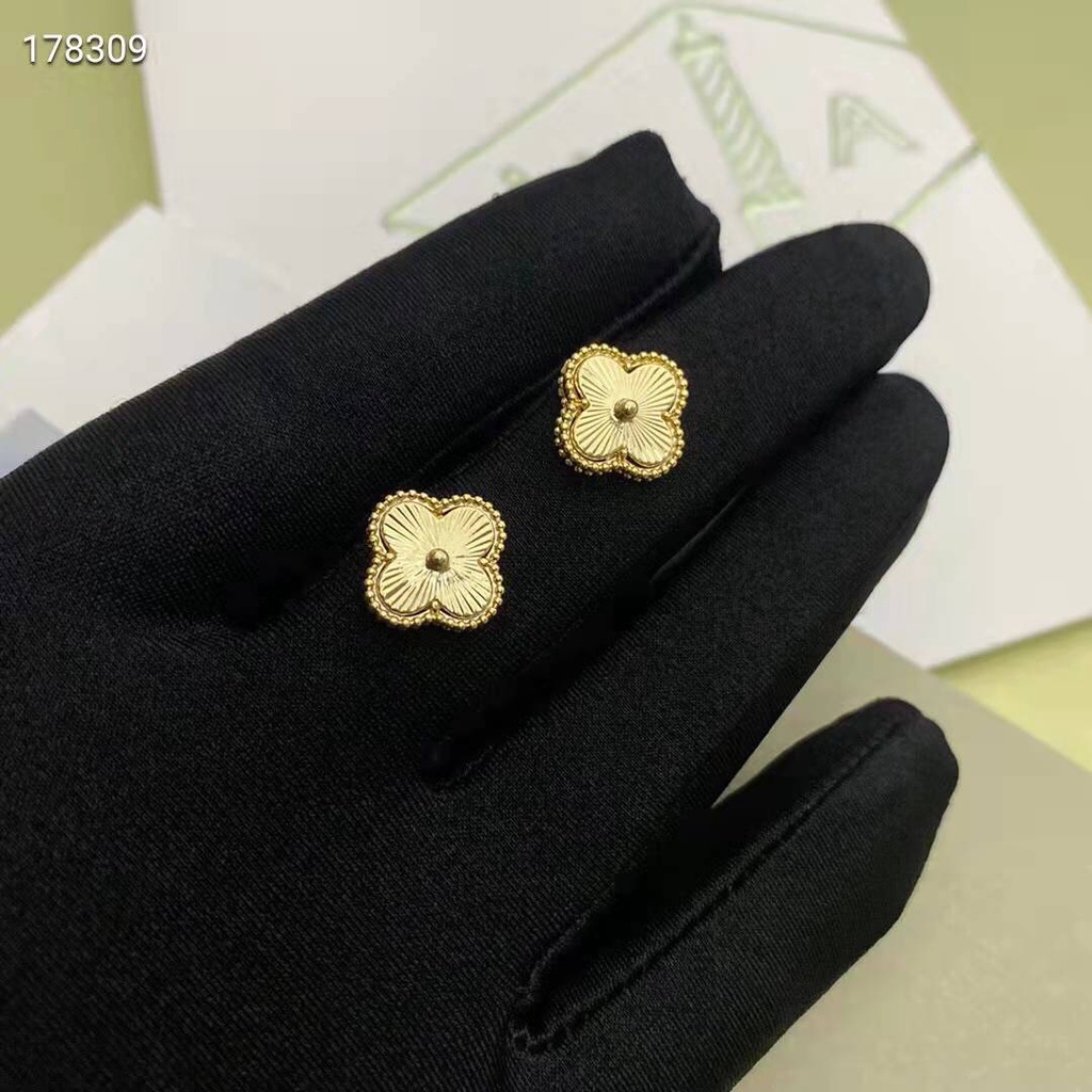 【Lupe！！】Van 2021 Classic Logo Stud Earrings Delicate Elegant Simplicity ...
