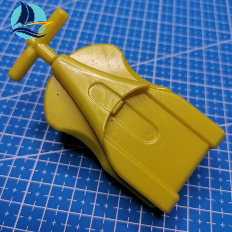 ( Pre-Loved ) Metal Fight Beyblade String Launchers（sell like hot cakes ...