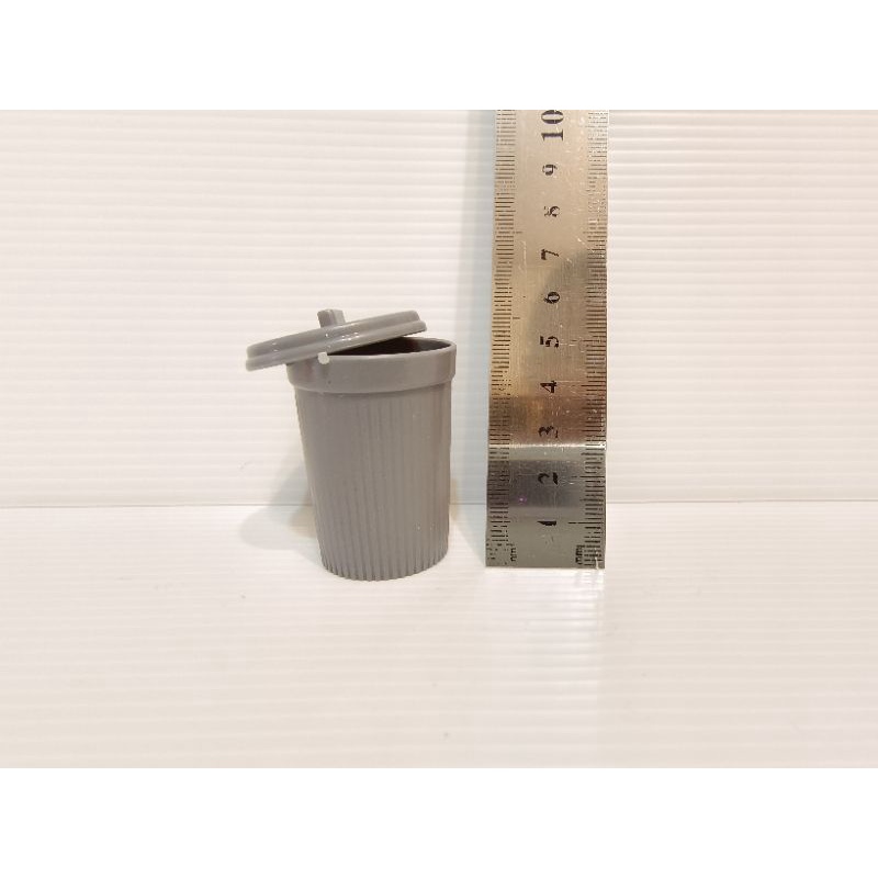 Dollhouse miniature garbage bin / Diorama 112 / Miniature dustbin ...