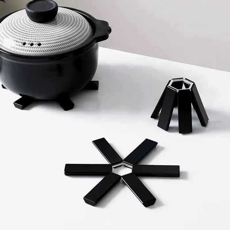 kitchen folded against the hot pad table mat Non-slip pot pad creative ...