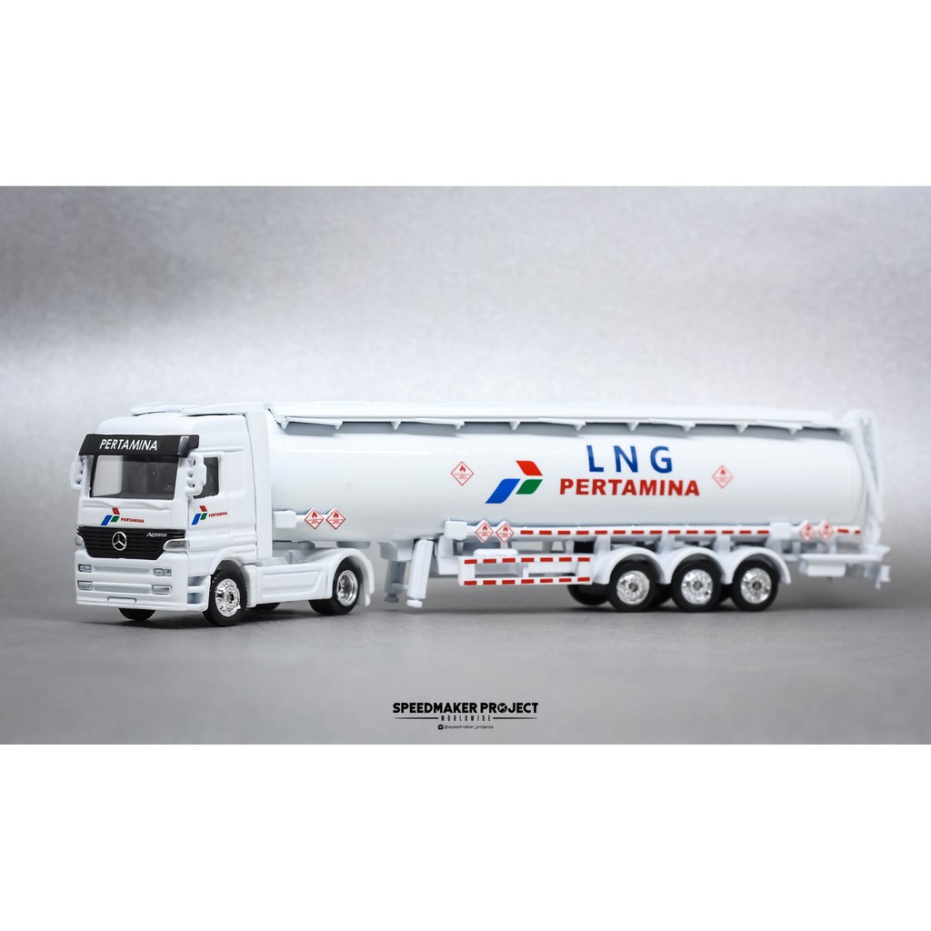 Welly Mercedes Benz Actros Custom Truck Tank Pertamina LNG Diecast ...