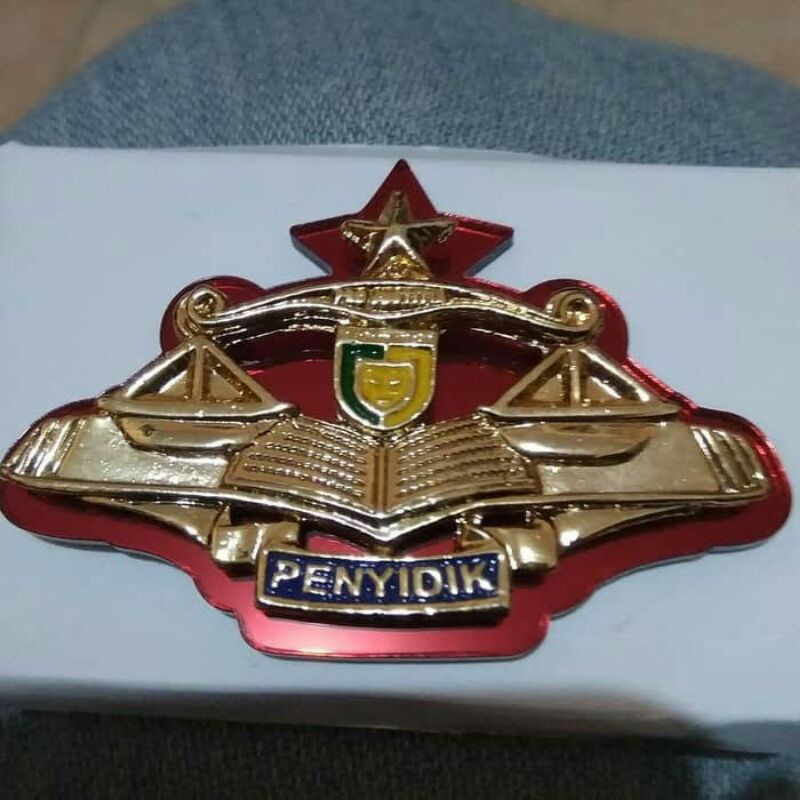 Brevet wing pin pm mika Investigator/Military Police Investigator ...