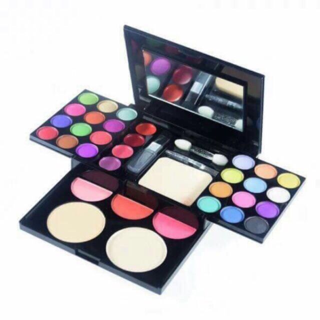 Makeup Kit Set - All-in-One Makeup Kit - Compact and Easy to Carr ...