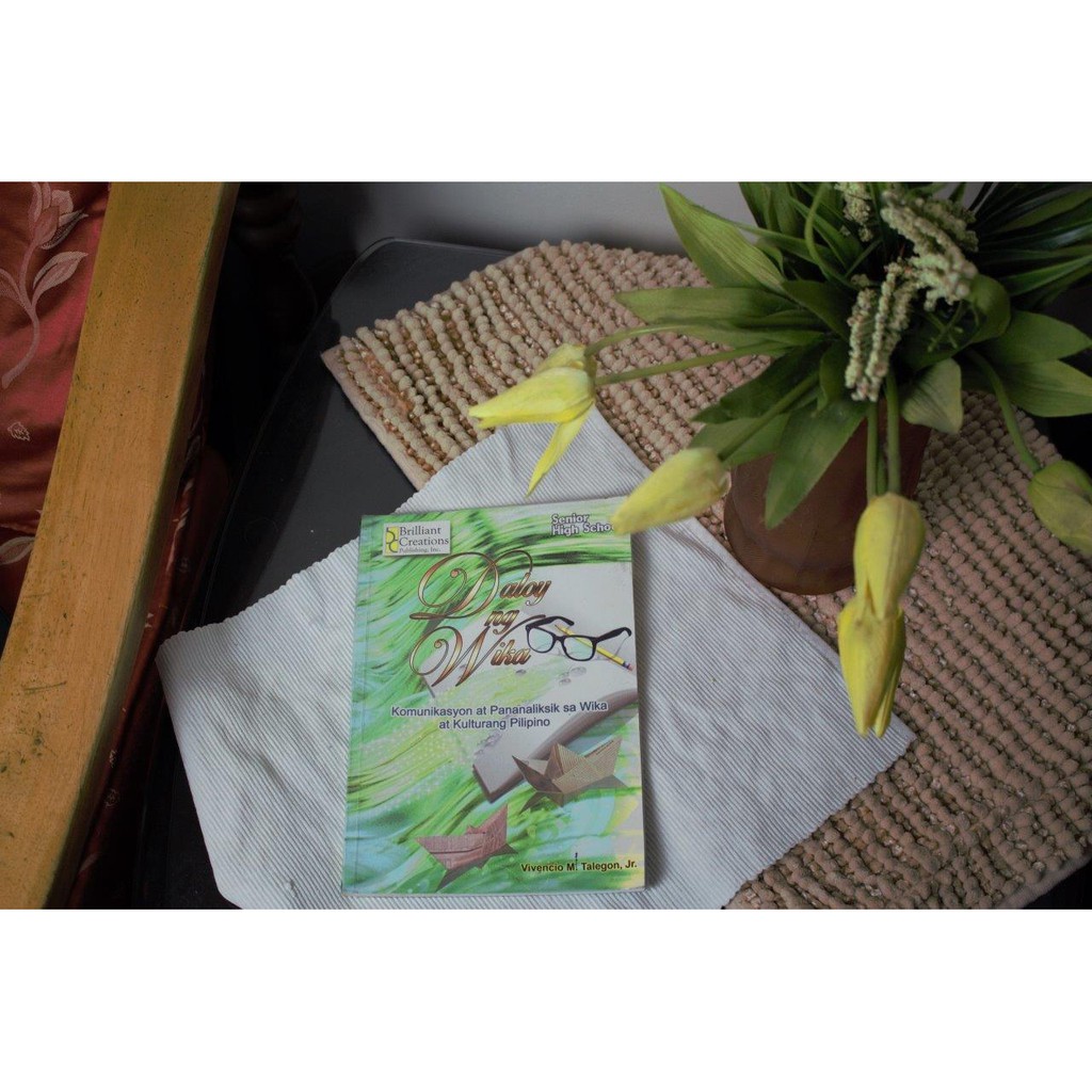 SHS BOOKS DALOY NG WIKA KOMUNIKASYON AT PANANALIKSIK SA WIKA AT ...