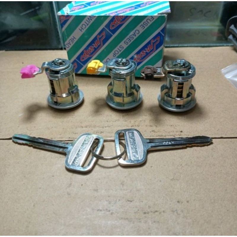 Door key Door Lock toyota avanza xenia old | Shopee Philippines