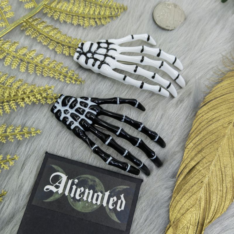 Alienated Shop | Skeleton Hand Eyeball Hair Clip Gothic Grunge Witch ...