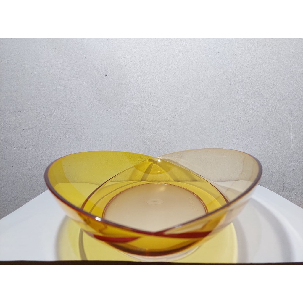Tupperware Crystal yellow Elegant Serving Butterfly Dish (Eating ...