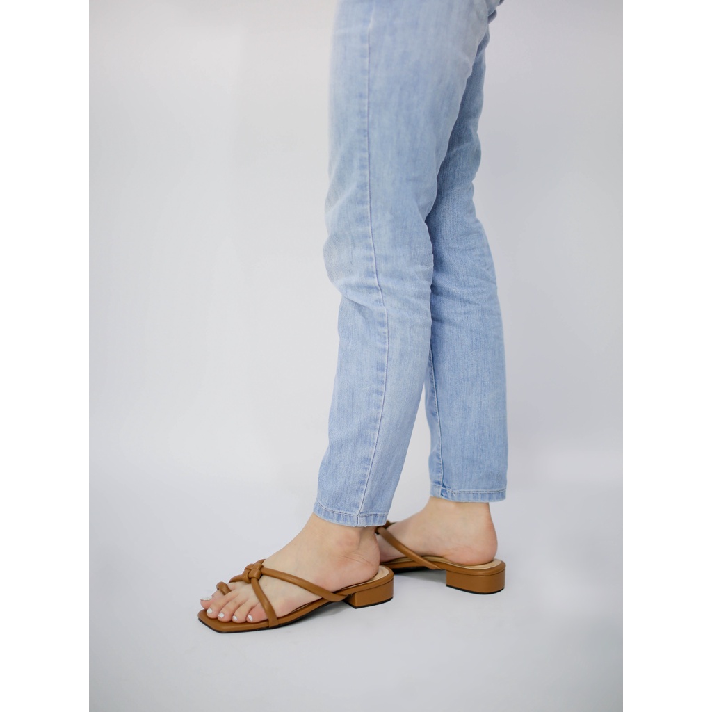 CRIZA SHOES ALINA 1 INCH LOW HEEL | Shopee Philippines