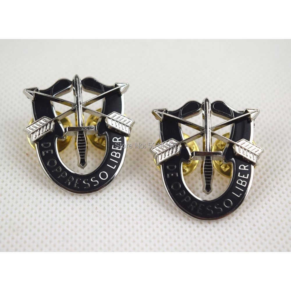 PAIR US ARMY SPECIAL FORCES SF HAT PIN MOTTO METAL BADGE CREST DUI ... PAIR US ARMY SPECIAL FORCES SF HAT PIN MOTTO METAL BADGE CREST DUI ...