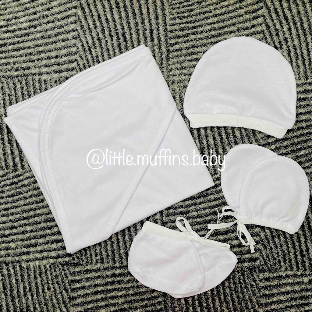 little muffins 6 in 1 Newborn Receiving Set (Blanket, Bonnet, Mittens ...