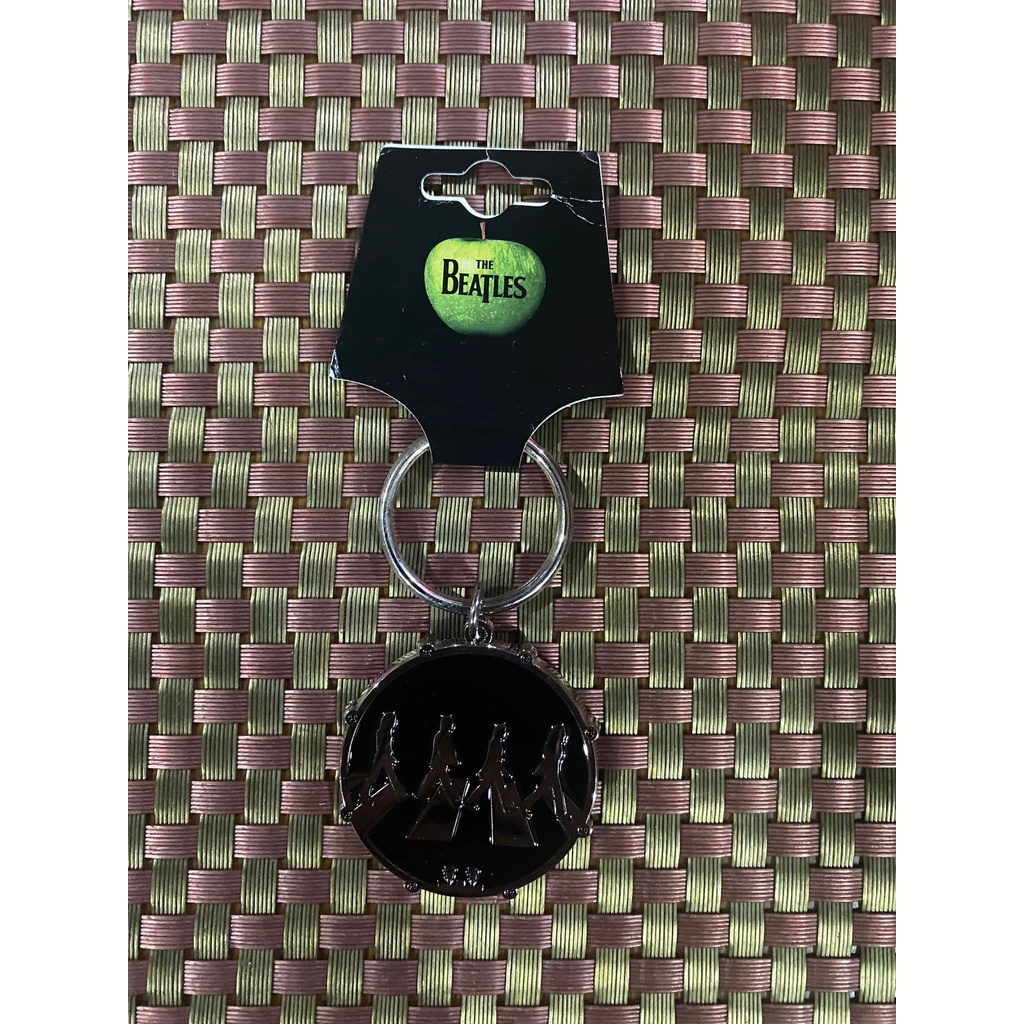 BAND COLLECTIBLE KEYCHAINS - BEATLES, JOHN LENNON, KISS, IRON MAIDEN ...