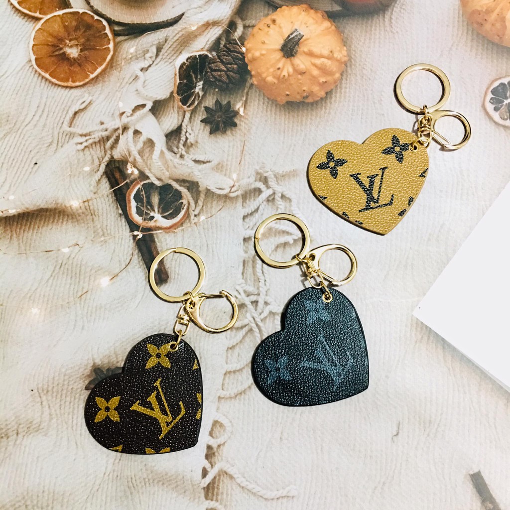 Luxury Fashion LV Heart Keychain Car Key Chain Loui* Vuiton Bagcharms ...