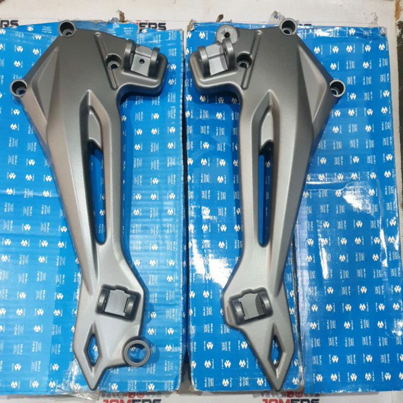 DOMINAR 400 HOLDER BRACKET REAR STEP RIGHT / LEFT GENUINE JF113003 ...