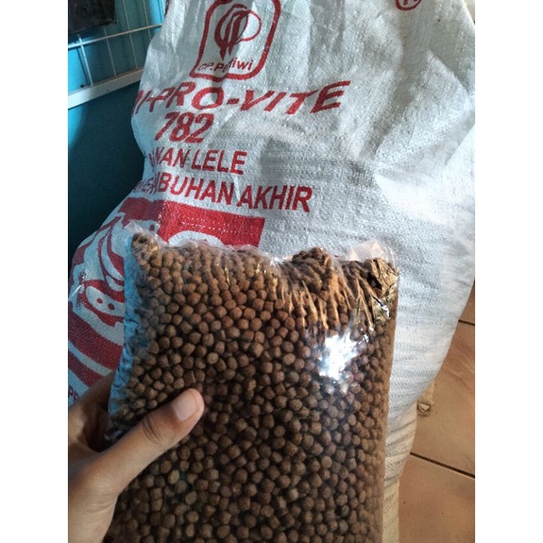 Hi-pro-vite 782 Pomfret Catfish Pellet 1 KG | Shopee Philippines