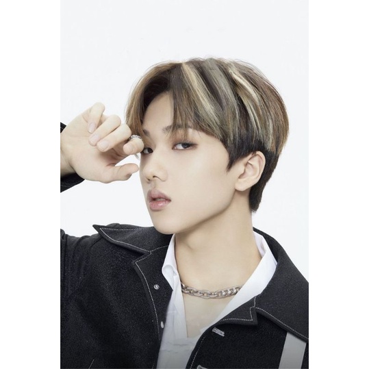 Booked HAN NACIFIC HOLO | Shopee Philippines