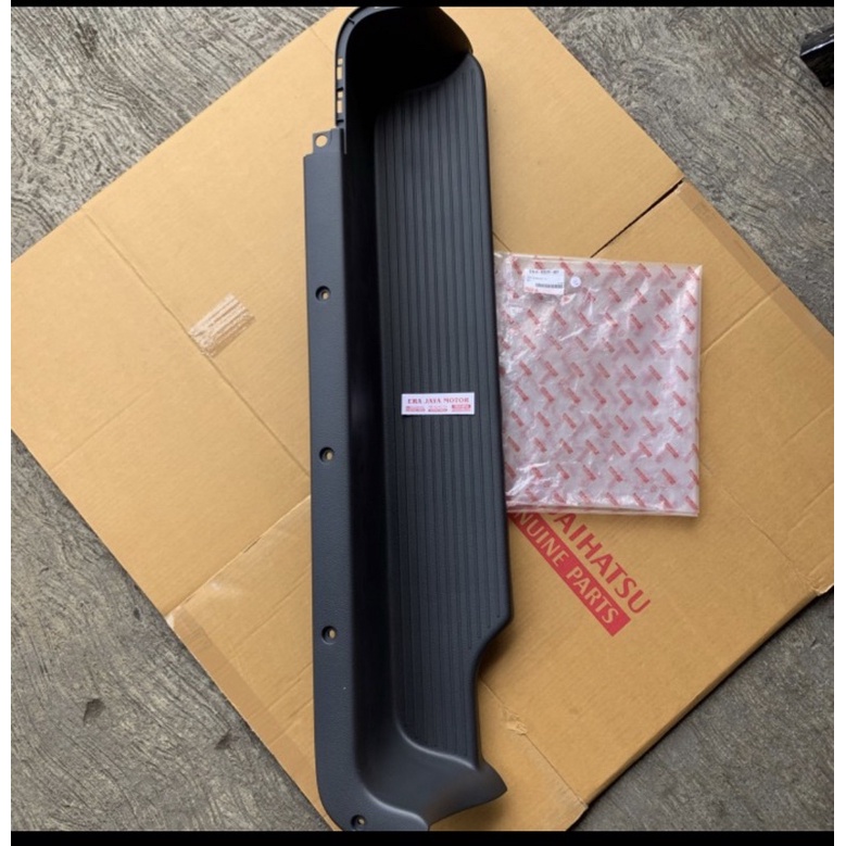 Gran max middle door foot step - luxio | Shopee Philippines
