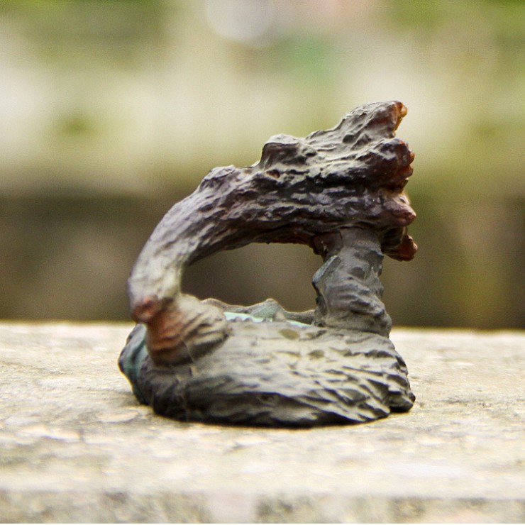 Kho-hn * Tree stump model with strange shapes used to decorate ...