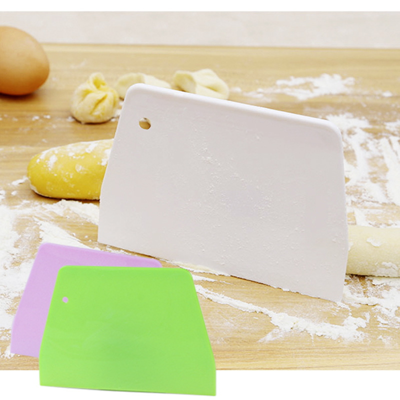 High Quality 13 * 9.5cm Plastic Dough Scraper Cake Scraper Cream ...