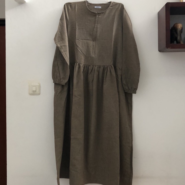 Ema Daily Preloved** | Shopee Philippines