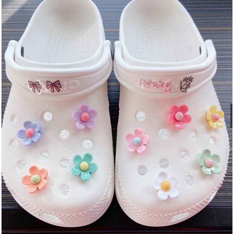 Cartoon Daisy jibits Charm Color Flower Jibits croc Purple Flowers Croc ...