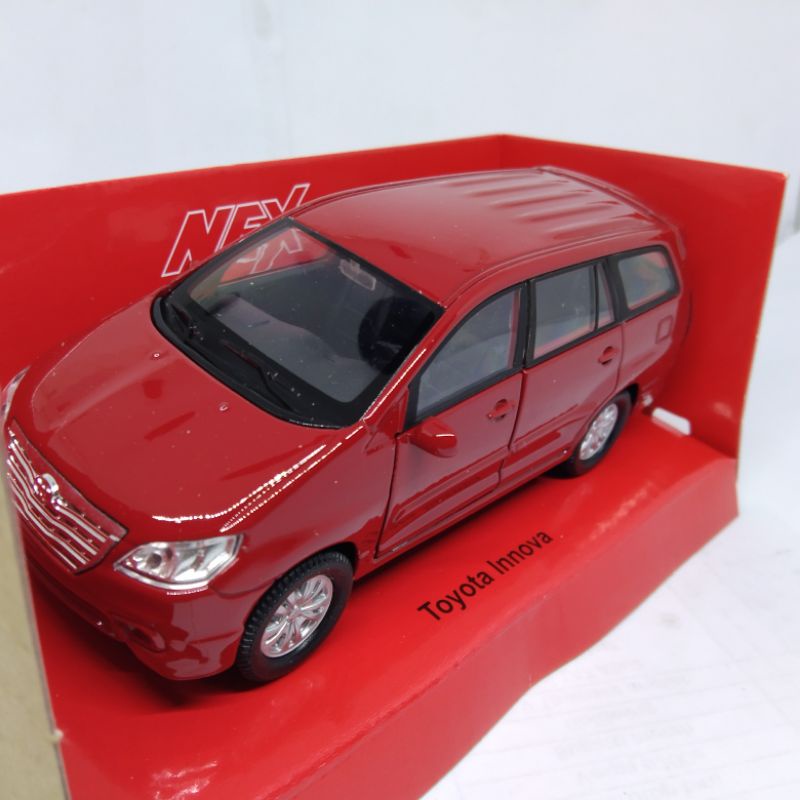 Diecast Miniature Innova Car Scale 1: 38 Welly Nex ori Miniature Innova ...
