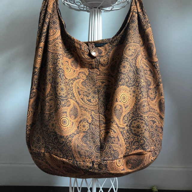 Big bottom cloth bag Can put a lot of stuff Brown water drop pattern ...