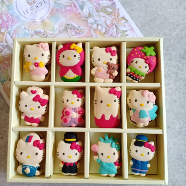 Hello Kitty Macarons (mix character) | Shopee Philippines