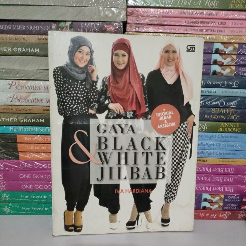 Original Book - Black & White Hijab Style Book | Shopee Philippines